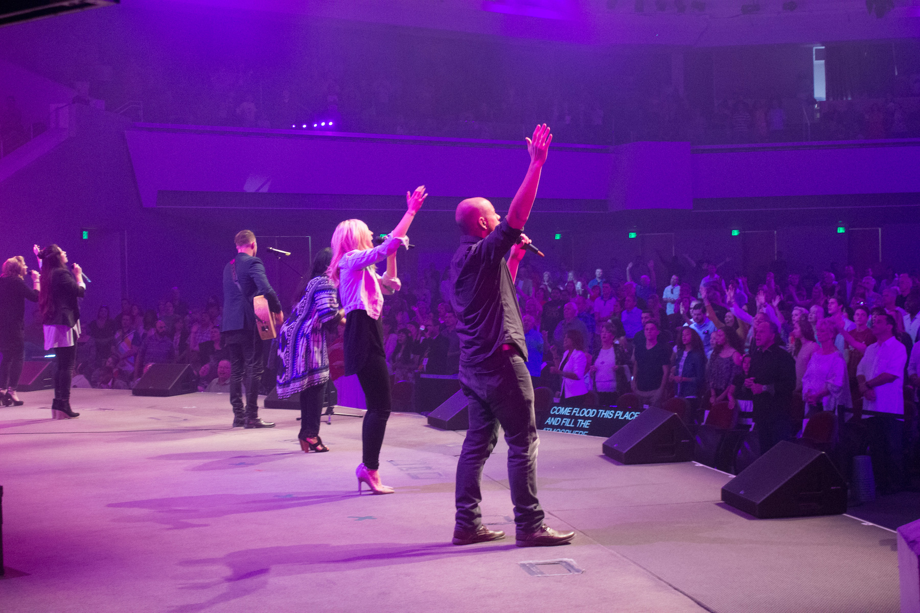 Megachurch — Economy